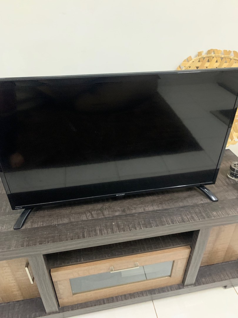 Sharp Aquos 32 inch, TV & Home Appliances, TV & Entertainment, TV on ...