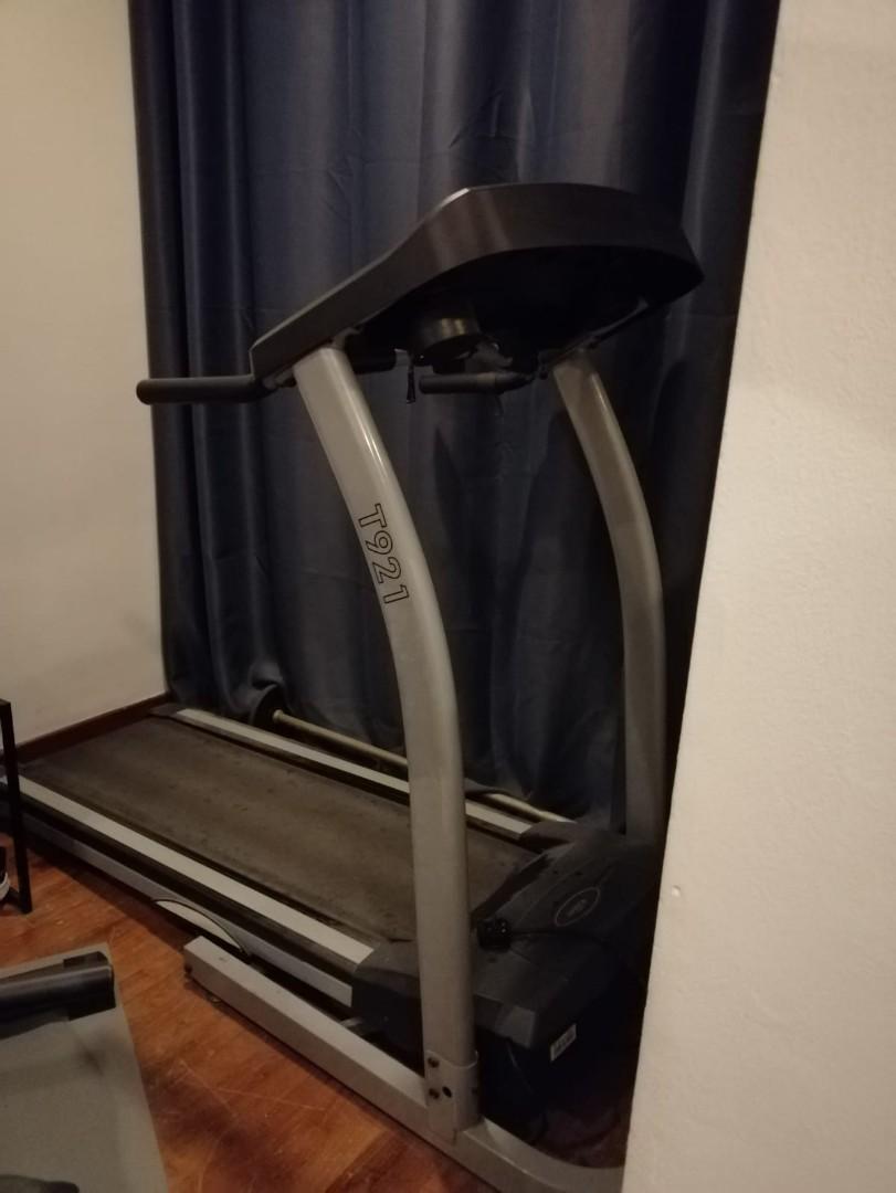 Tempo treadmill, Sports Equipment, Exercise & Fitness, Cardio & Fitness ...