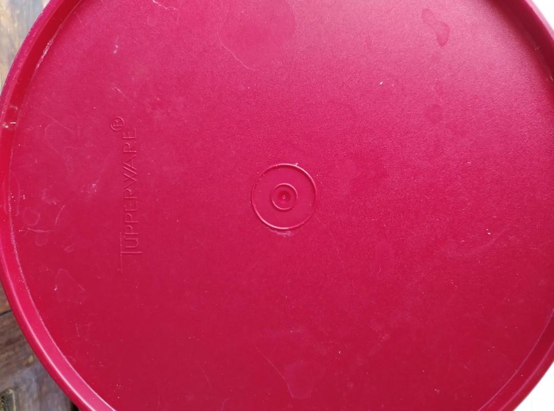 Tupperware toples maroon, Kitchen & Appliances di Carousell
