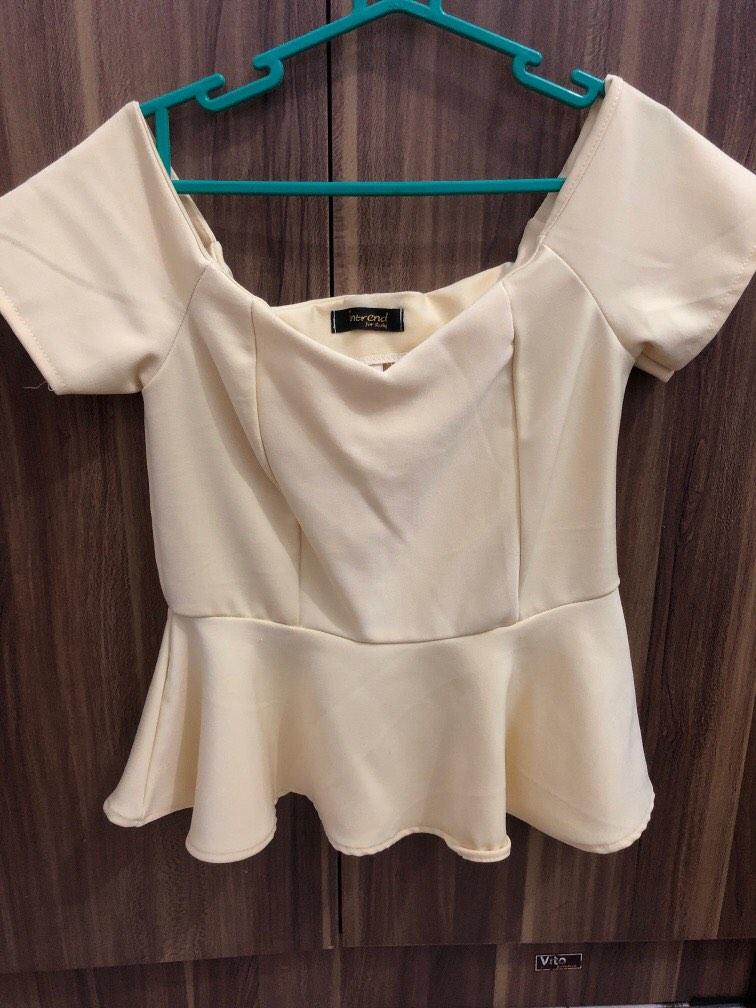 Yellow sabrina, Fesyen Wanita, Pakaian Wanita, Atasan di Carousell