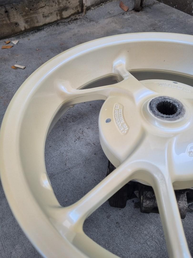 Aerox Pearl White Rims, Motorcycles, Motorcycle Accessories on Carousell