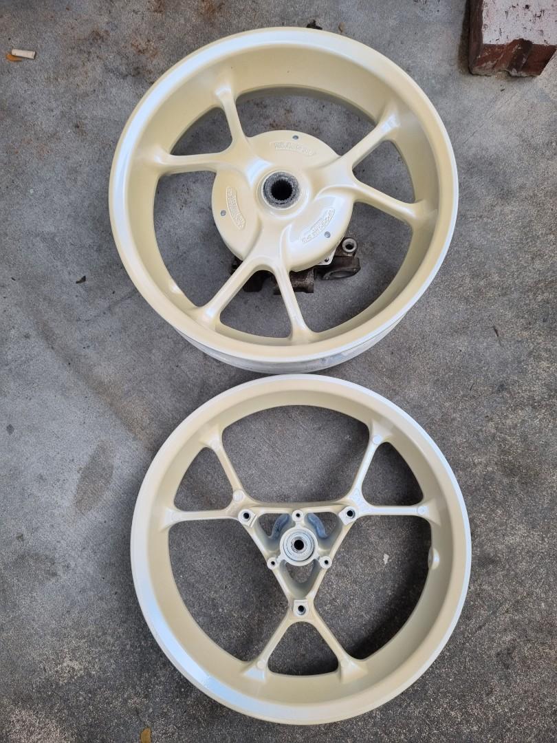 Aerox Pearl White Rims, Motorcycles, Motorcycle Accessories on Carousell
