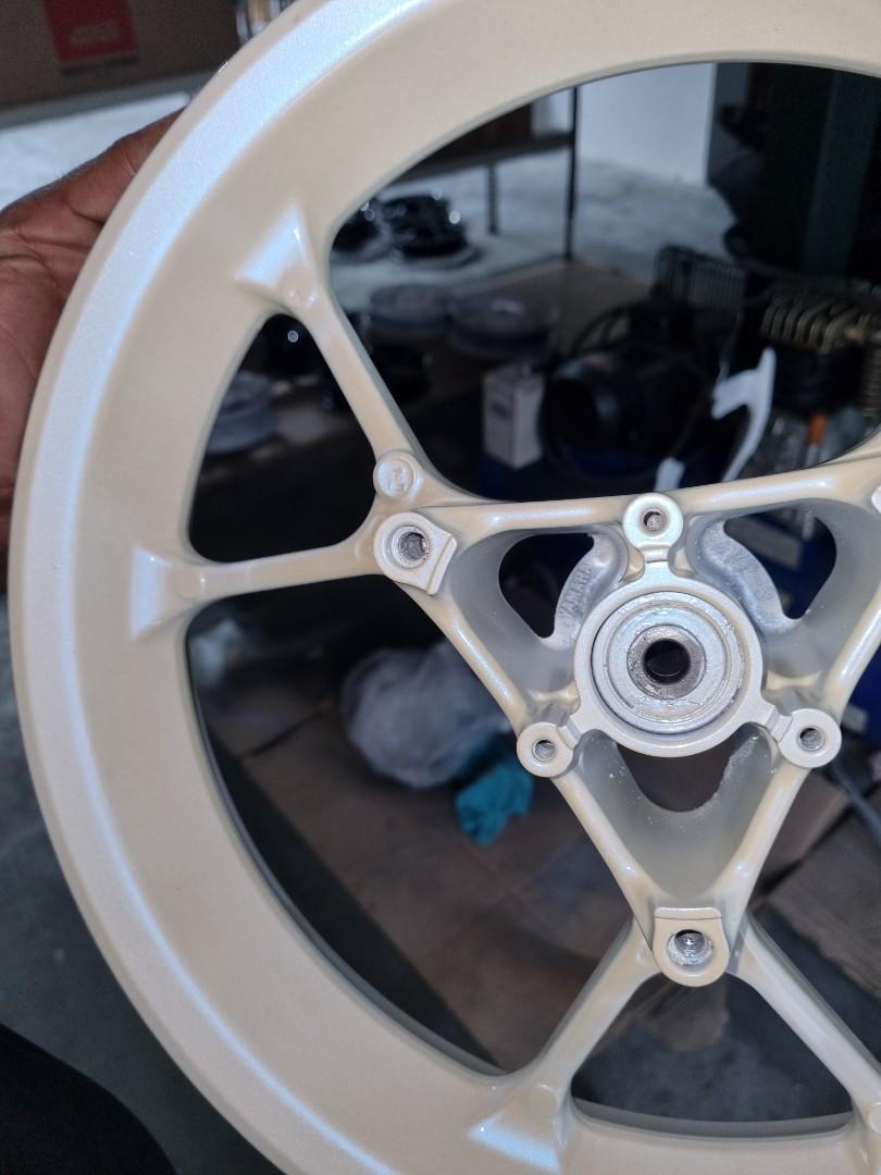 Aerox Pearl White Rims, Motorcycles, Motorcycle Accessories on Carousell