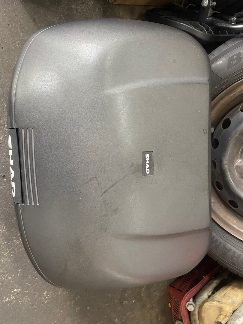 AEROX SHAD sh42 box & aerox rack, Motorcycles, Motorcycle Accessories ...