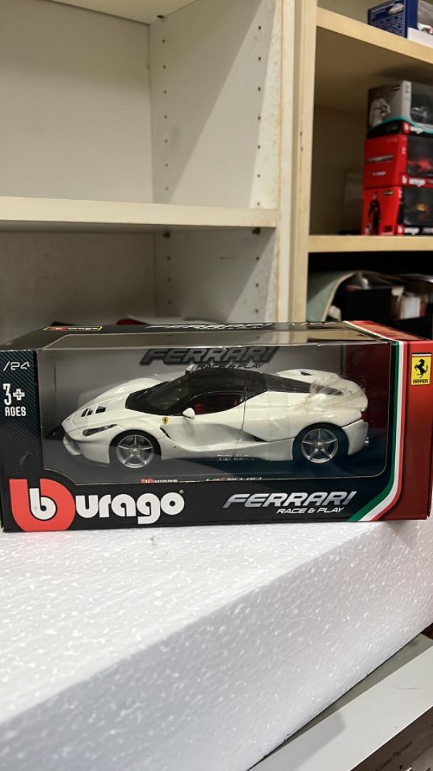 Burago 1:24 Ferrari laferrari, Hobbies & Toys, Toys & Games on Carousell