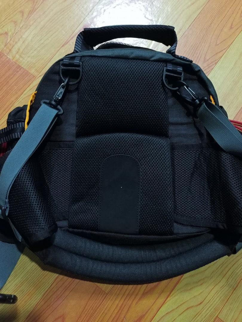MARMOT WALKABOUT BAG, Men's Fashion, Bags, Belt bags, Clutches and ...
