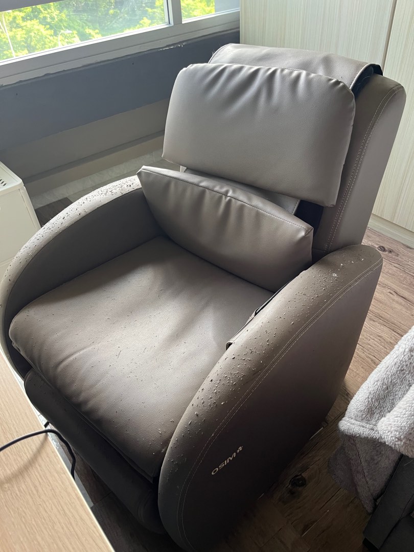 Massage chair osim udiva, Health & Nutrition, Massage Devices on Carousell