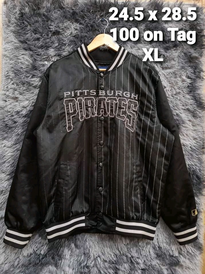 pirates, Men's Fashion, Tops & Sets, Hoodies on Carousell