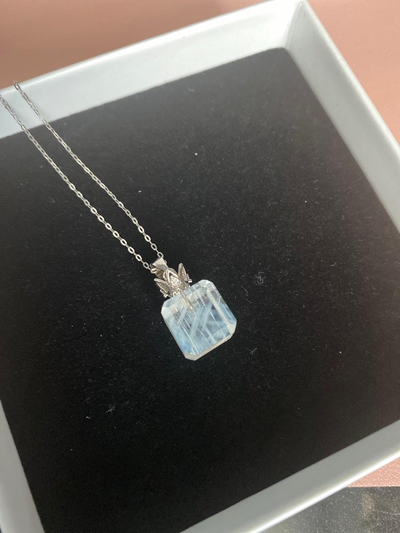 Premium BN Blue Needle Cube Pendant, Women's Fashion, Jewelry ...