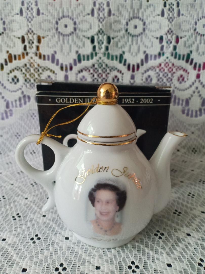 Queen Elizabeth II Golden Jubilee Commemorative Mini Tea Pot, Hobbies ...