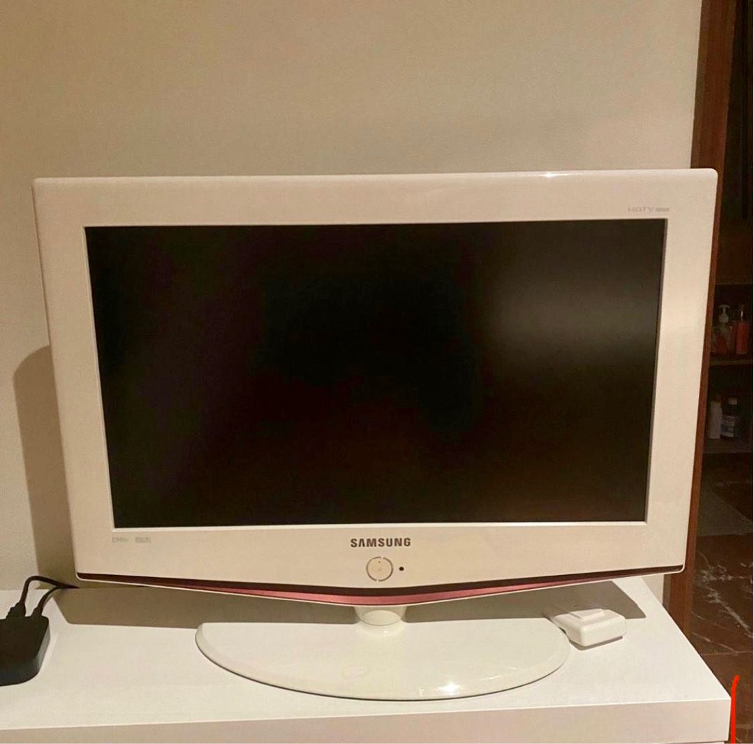 Samsung 23" TV, TV & Home Appliances, TV & Entertainment, TV on Carousell