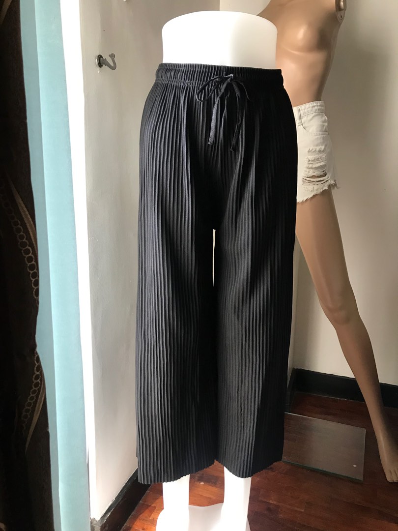 Squarepants (black), Women's Fashion, Bottoms, Jeans on Carousell