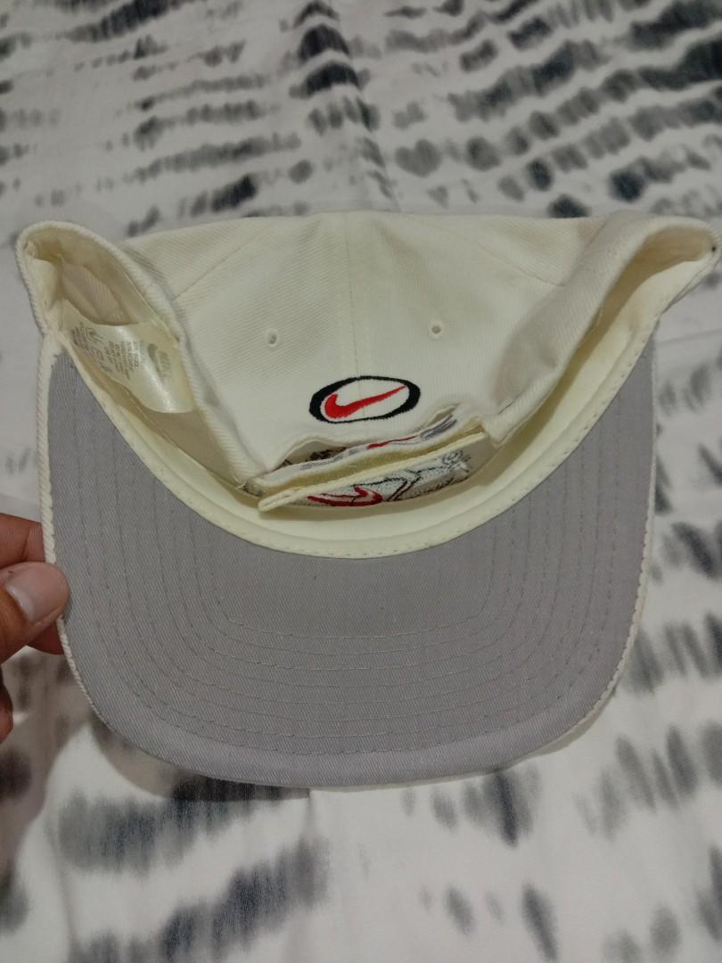 Vintage TaZ nike cap, Men's Fashion, Watches & Accessories, Caps & Hats ...