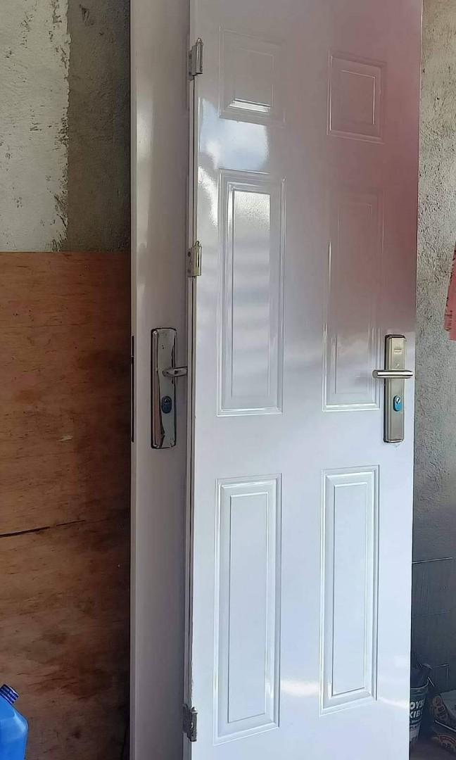 VTT Steel Door with lockset and Key free window glass with grill ...