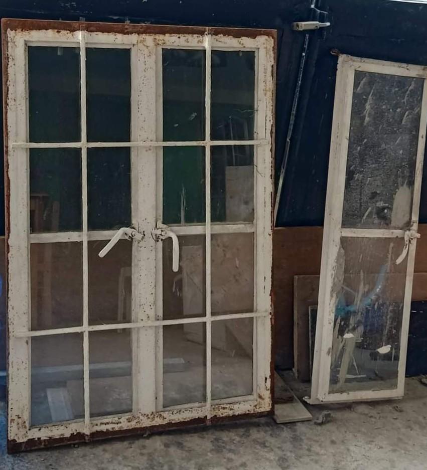 VTT Steel Door with lockset and Key free window glass with grill ...