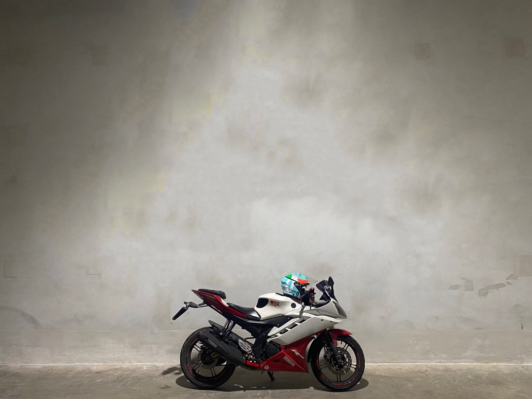 YAMAHA R15 V2 2024, Motorcycles, Motorcycles for Sale, Class 2B on Carousell