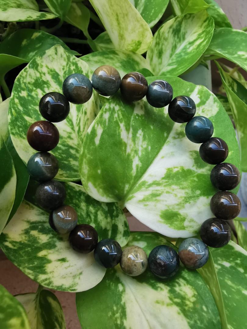 阿拉善 Alashan rocks 手鏈 一條 8mm, 女裝, 飾物及配件, 寶石、鑽石、水晶 - Carousell