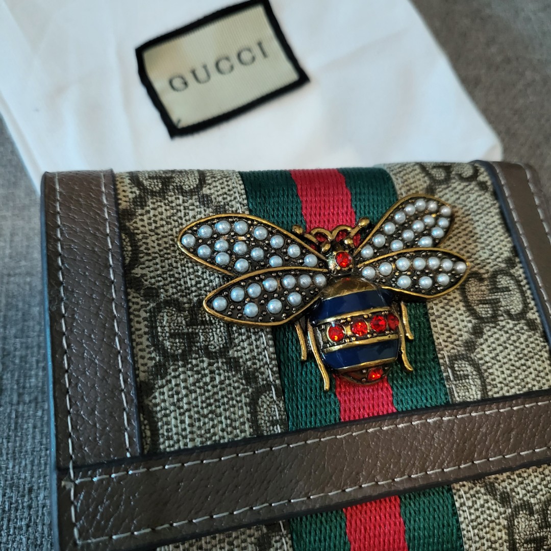 Bee wallet small trifold, Women's Fashion, Bags & Wallets, Wallets ...