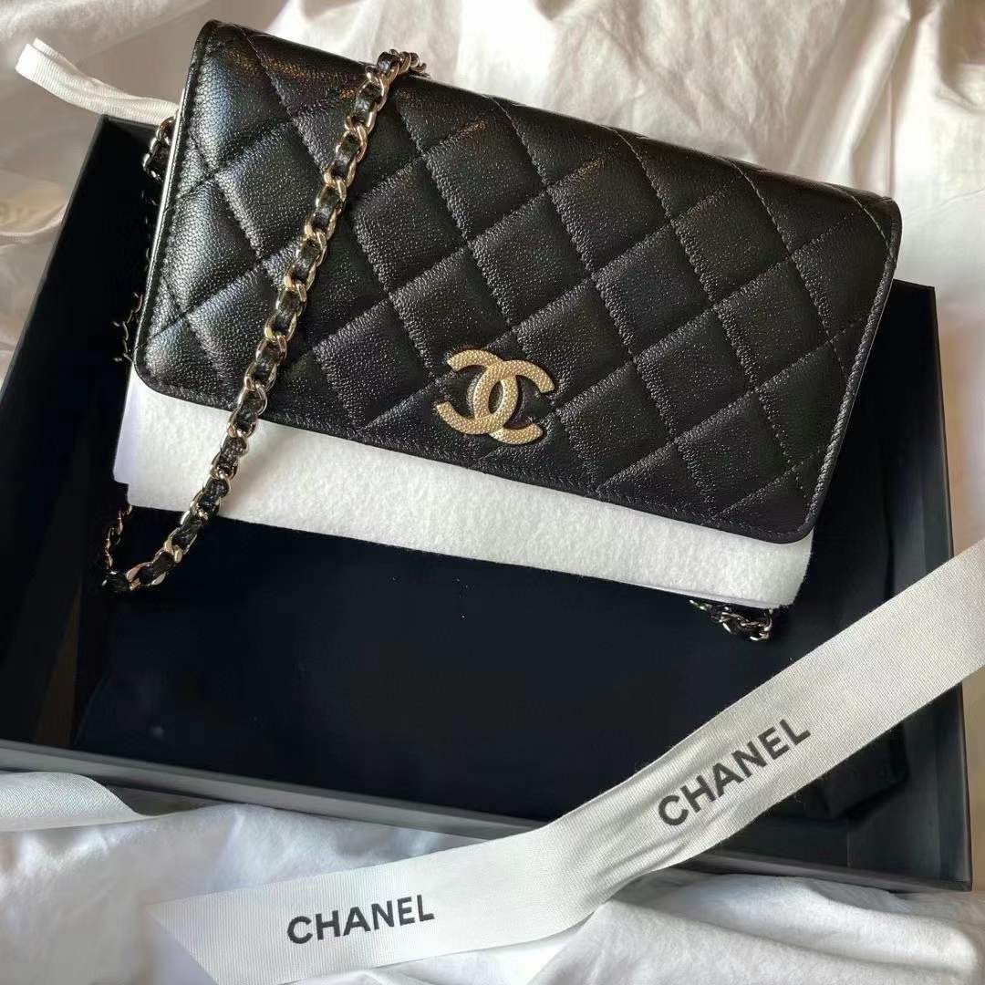 Chanel 22B Wallet On Chain, Luxury, Bags & Wallets on Carousell