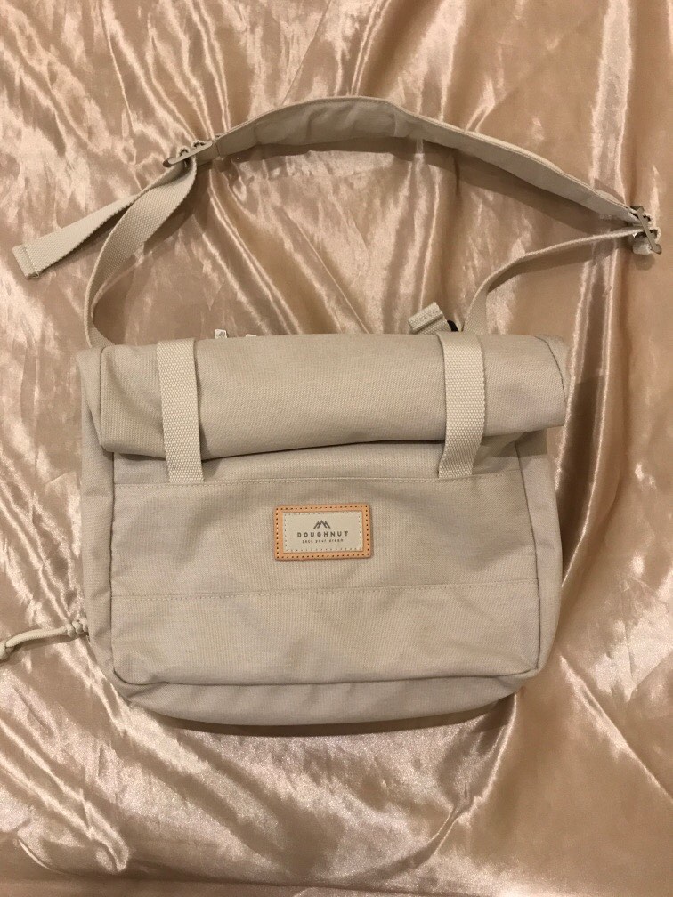 Doughnut Backpack, Women's Fashion, Bags & Wallets, Backpacks on Carousell