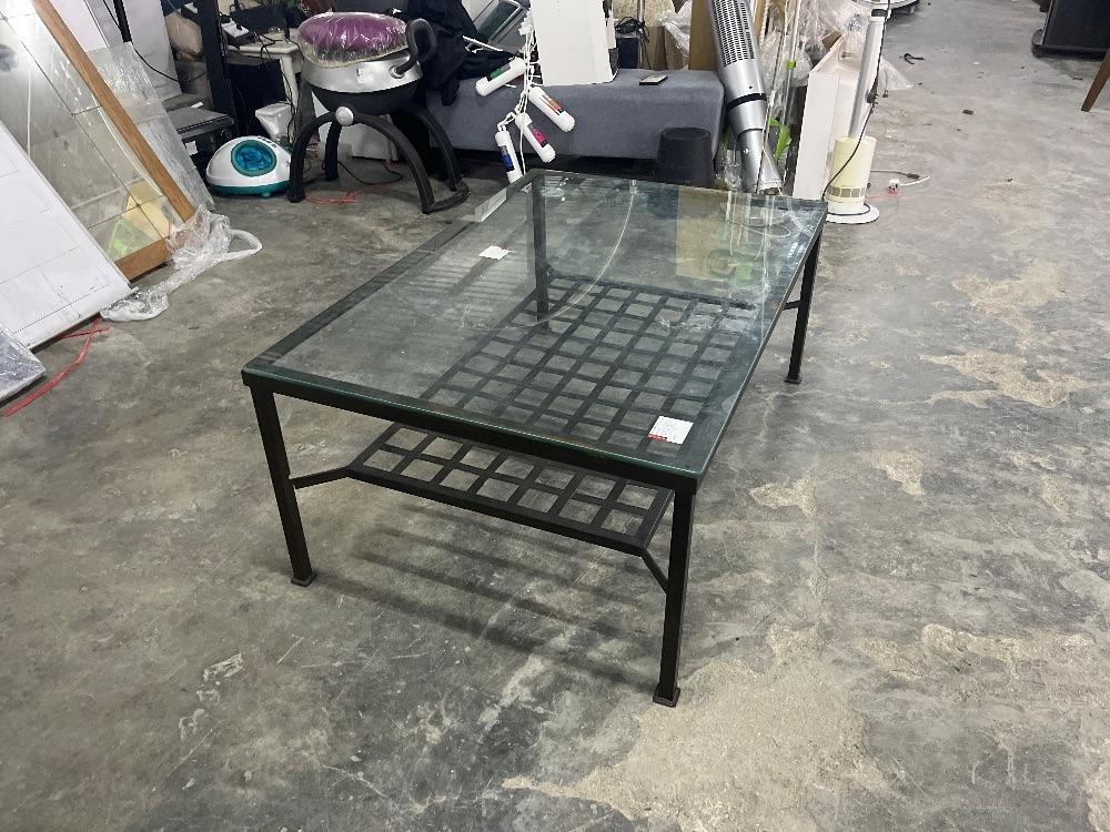 Glass Top Coffee Table with Iron Frame / Meja Kopi Atas Kaca dengan ...
