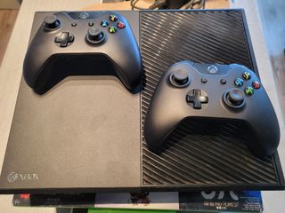 Microsoft Xbox One 1TB Gaming Console With 2 Controllers, Video Gaming ...