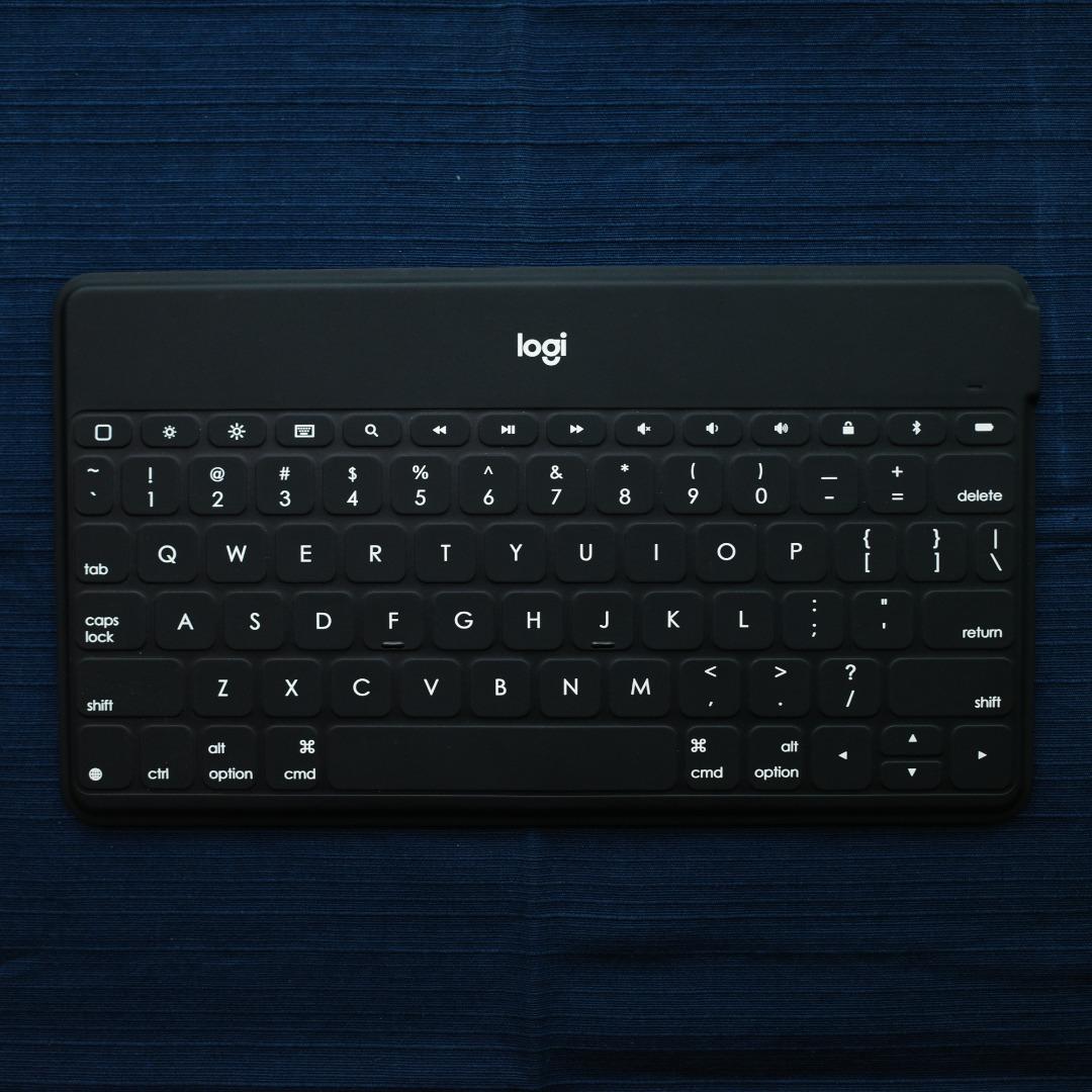 Mint Logitech Keys To Go Ultra Portable Keyboard Computers And Tech