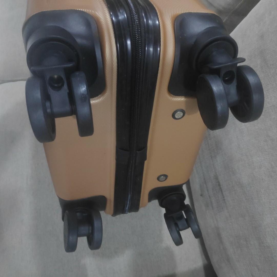 Original Johnnie Walker Luggage, Hobbies & Toys, Travel, Luggage on ...