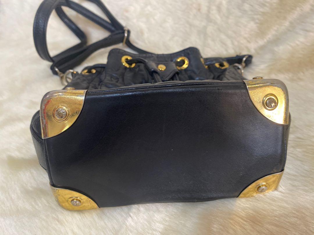 Original Metro City Bucket Black Bag, Luxury, Bags & Wallets on Carousell