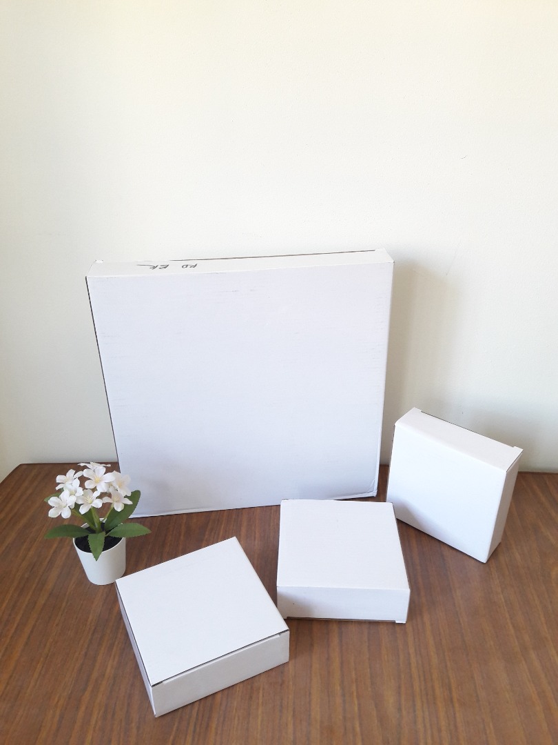 (FOC) Plain White Box - Square, Hobbies & Toys, Stationery & Craft ...