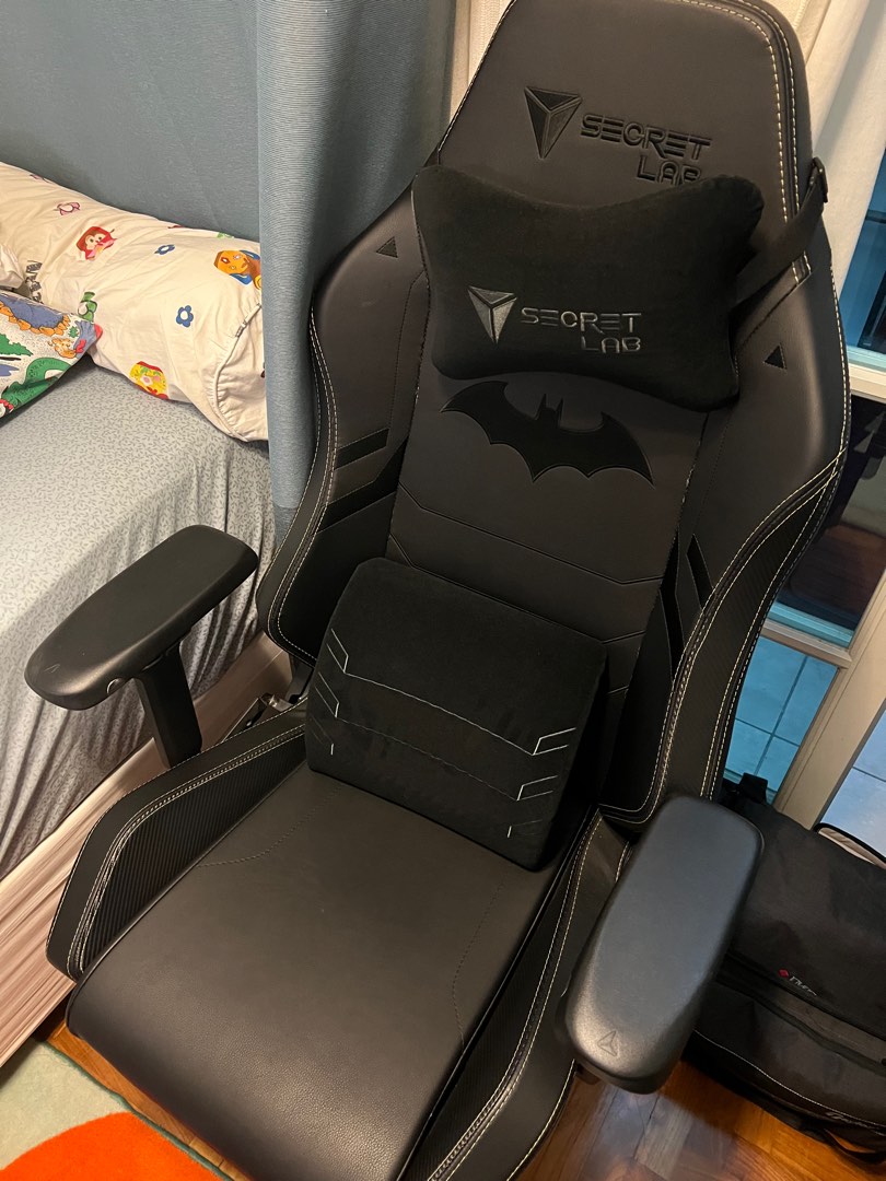 Secret Lab Batman Dark Knight Chair, Furniture & Home Living, Furniture ...