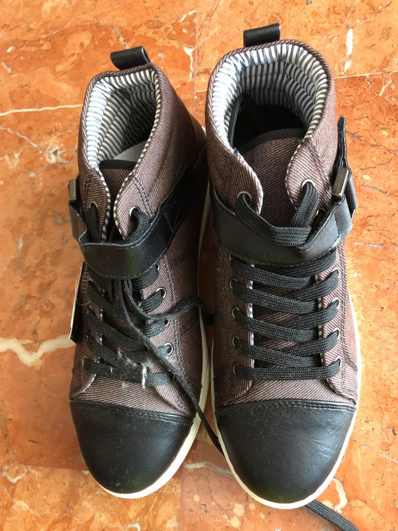 Shoes ( high cut ), Men's Fashion, Footwear, Sneakers on Carousell