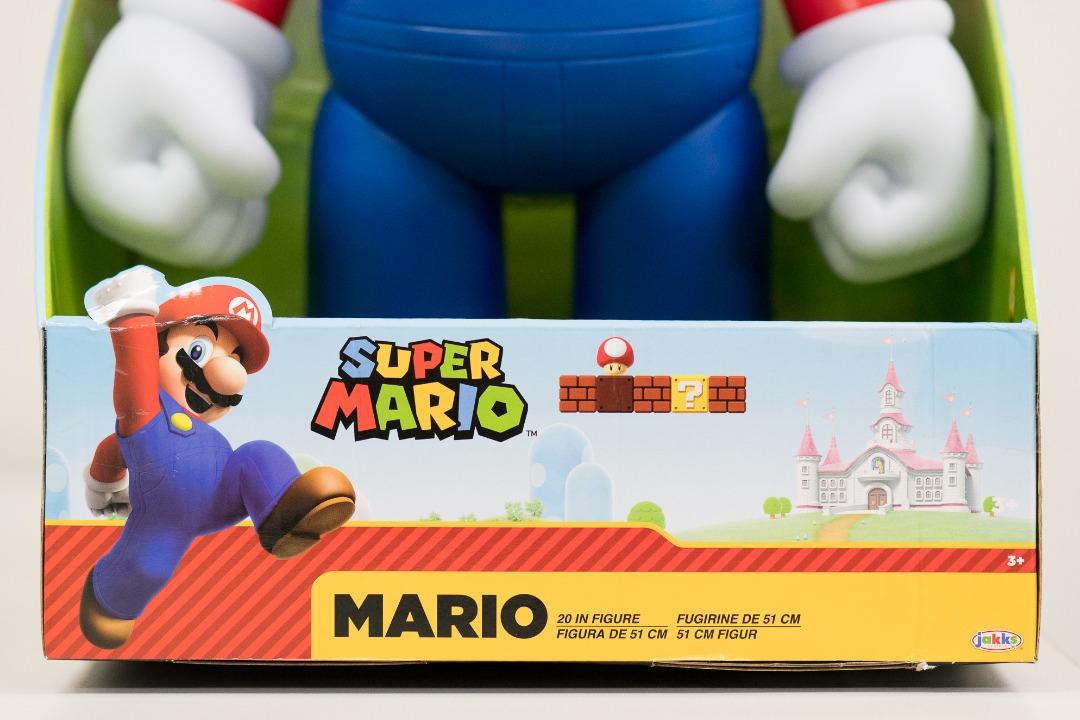 Super Mario Poseable Figure (20-inches Tall), Hobbies & Toys, Toys ...