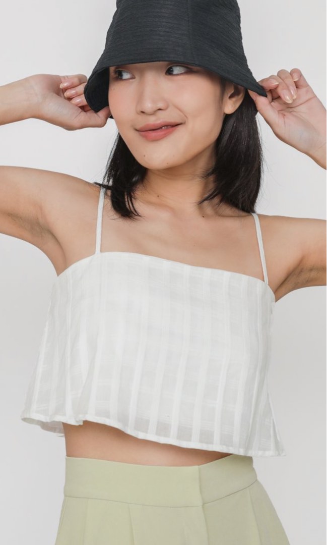 (The Tinsel Rack) Rumi Crop Flare Top, Women's Fashion, Tops ...