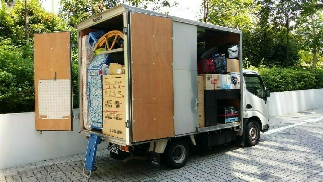10ft box lorry with truck driver. without manpower, Car Accessories ...