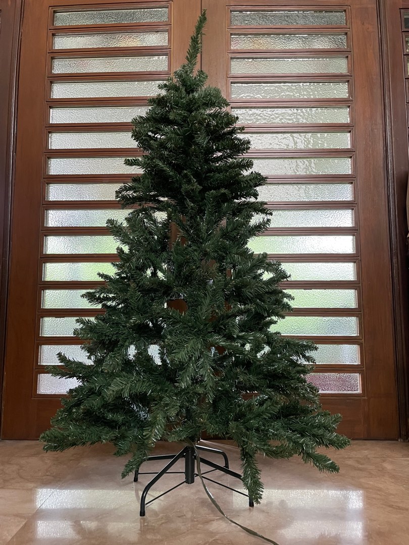 5 feet Christmas Tree, Furniture & Home Living, Home Decor, Other Home ...