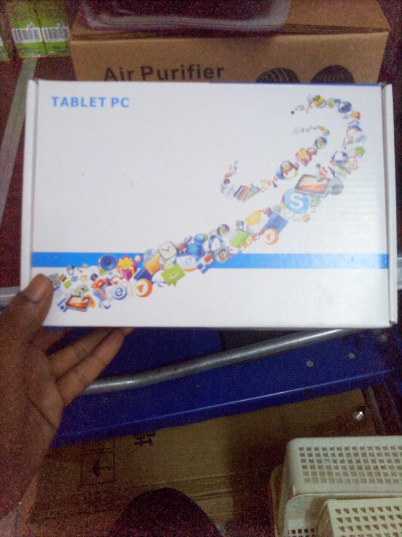 7.85 inch tablet @ $35 only If Interested pls WhatsApp 89475926 now ...