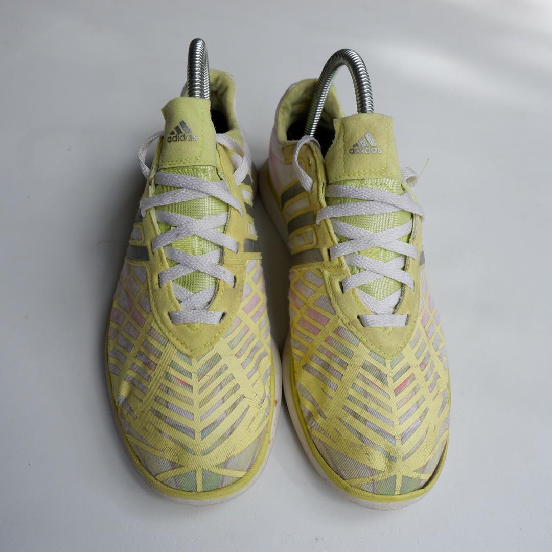 Adidas Shoes Yellow, Fesyen Pria, Sepatu , Sneakers di Carousell