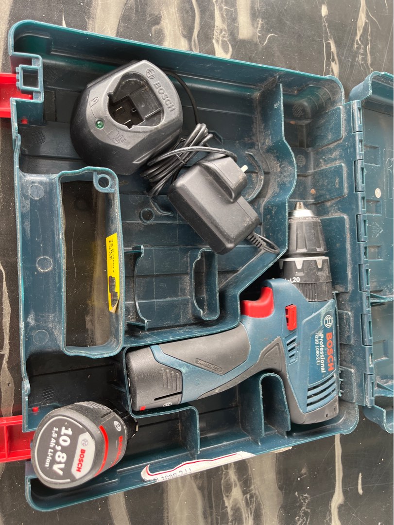 Bosch cordless battery drill, Furniture & Home Living, Home Improvement ...