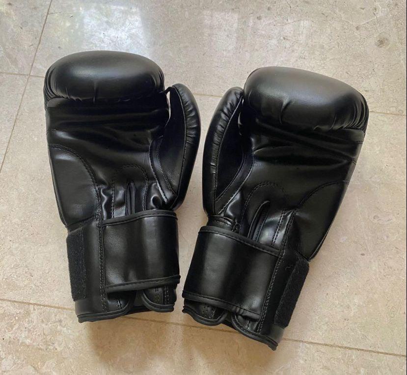 Boxing gloves (15 OZ) , Sports Equipment, Other Sports Equipment and ...