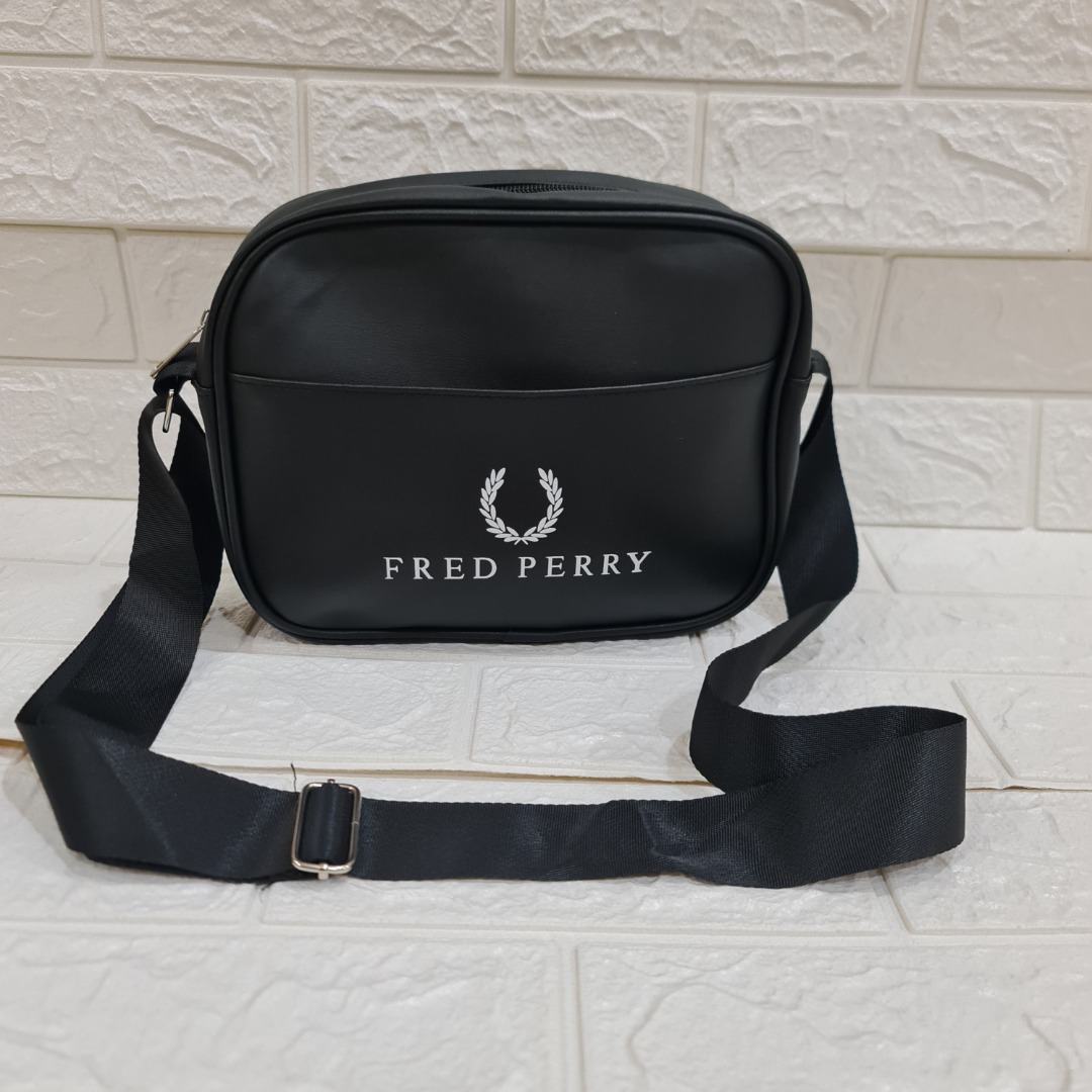 Fred Perry Sling Bag Crossbody Bag Hitam, Men's Fashion, Bags, Sling ...