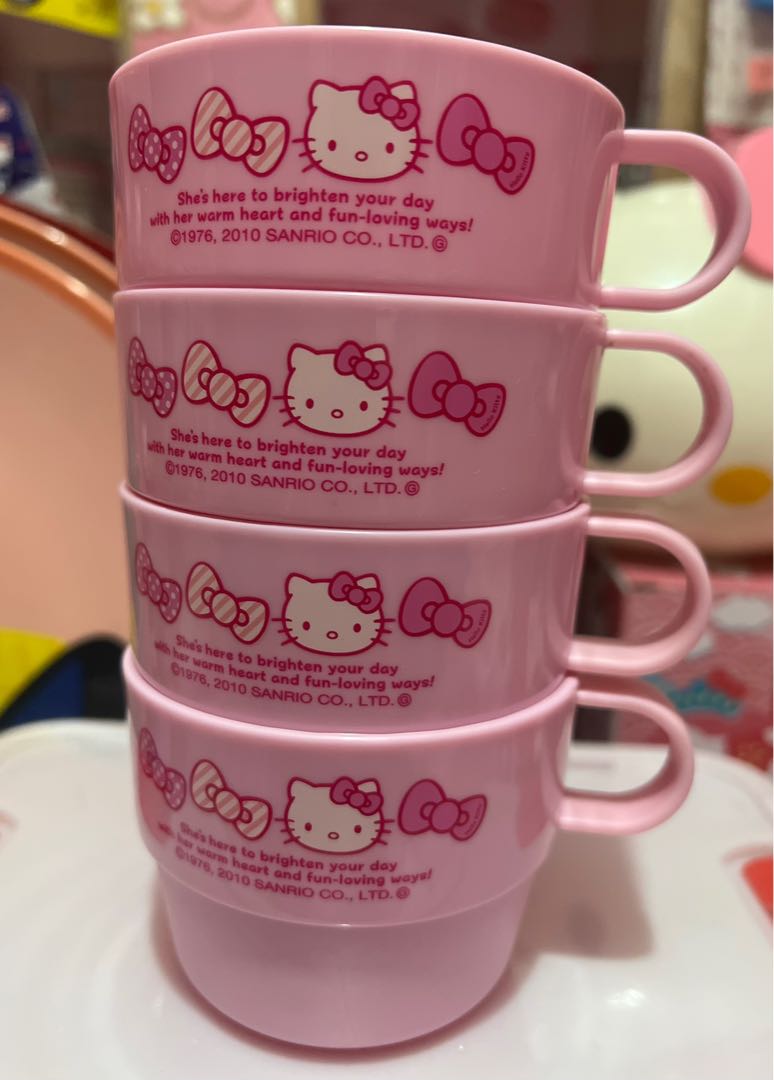 Hello Kitty Plastic mug set of 4, Furniture & Home Living, Kitchenware ...