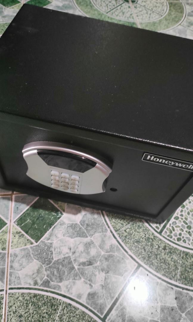 HONEYWELL VAULT SALE!!!, Furniture & Home Living, Security & Locks ...