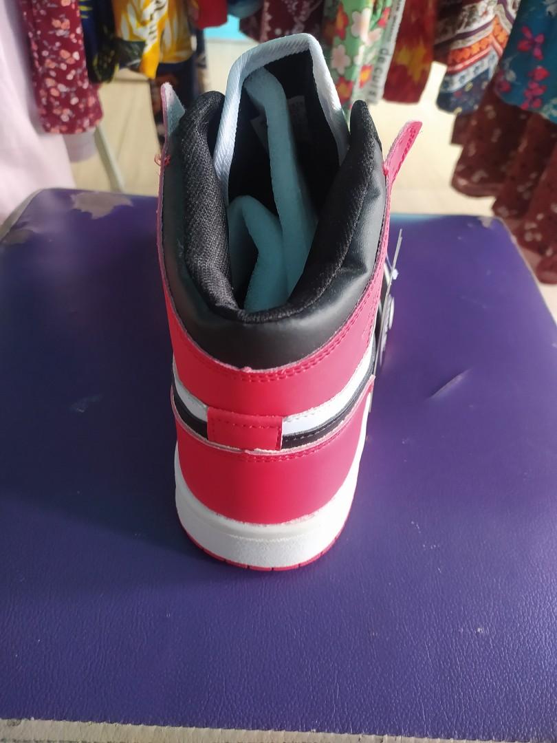 J1 Highcut Red, Men's Fashion, Footwear, Sneakers on Carousell