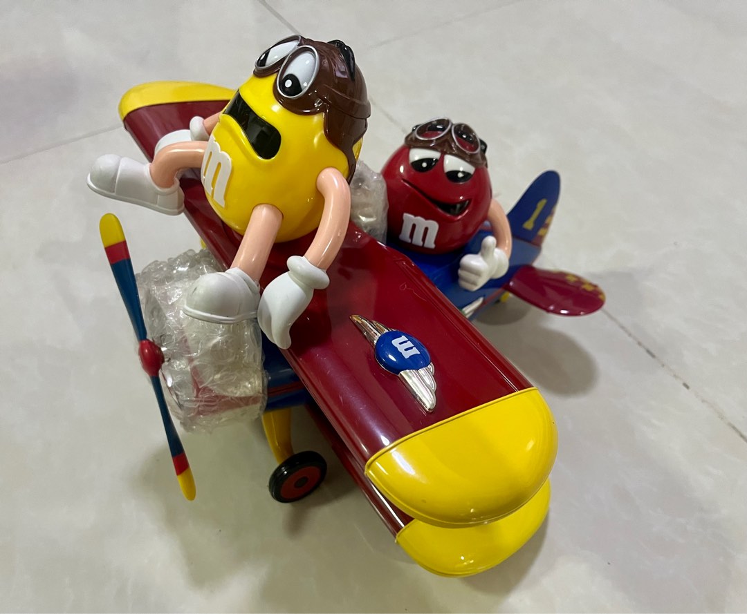 M&M Toy Airplane Candy Dispenser, Hobbies & Toys, Toys & Games on Carousell