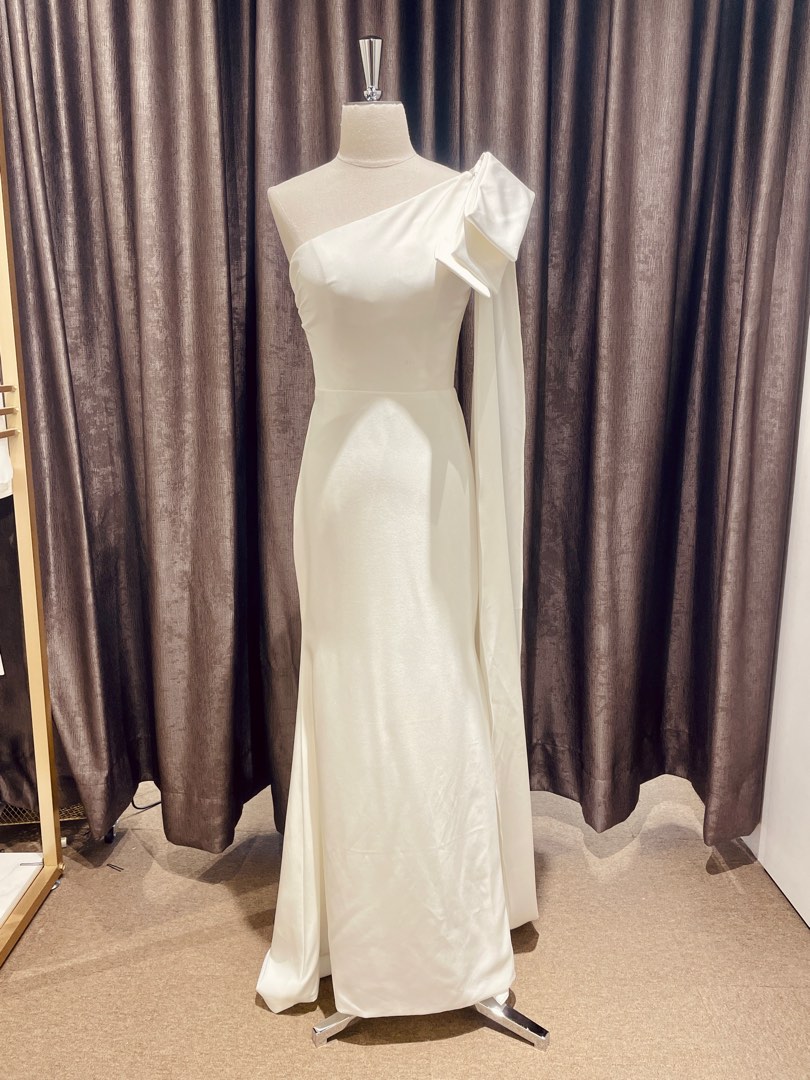 Toga White Satin Wedding Gown WT1071, Women's Fashion, Dresses & Sets ...