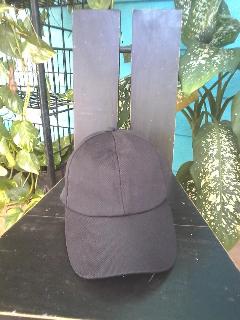 PLAIN BLACK CAP, Men's Fashion, Watches & Accessories, Caps & Hats on Carousell