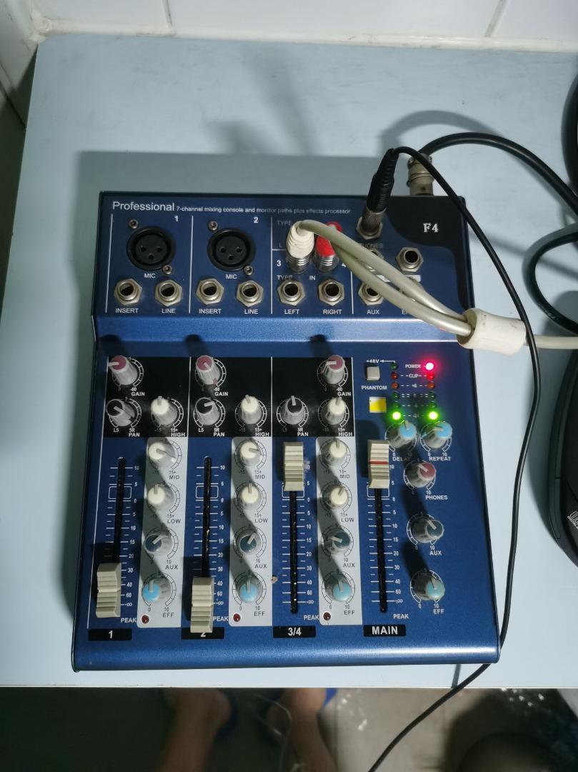 Professional 7-channel mixing console and monitor paths plus effects ...