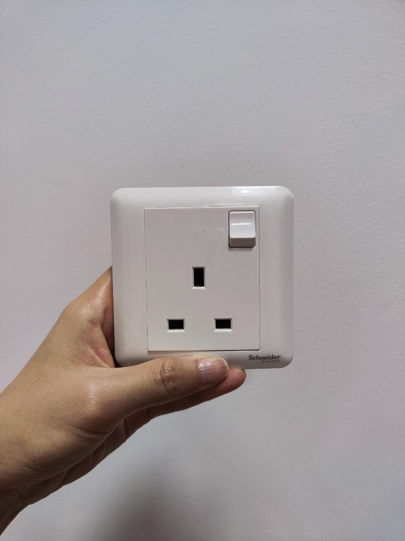 Wall socket plug Schneider electric, Mobile Phones & Gadgets, Other ...