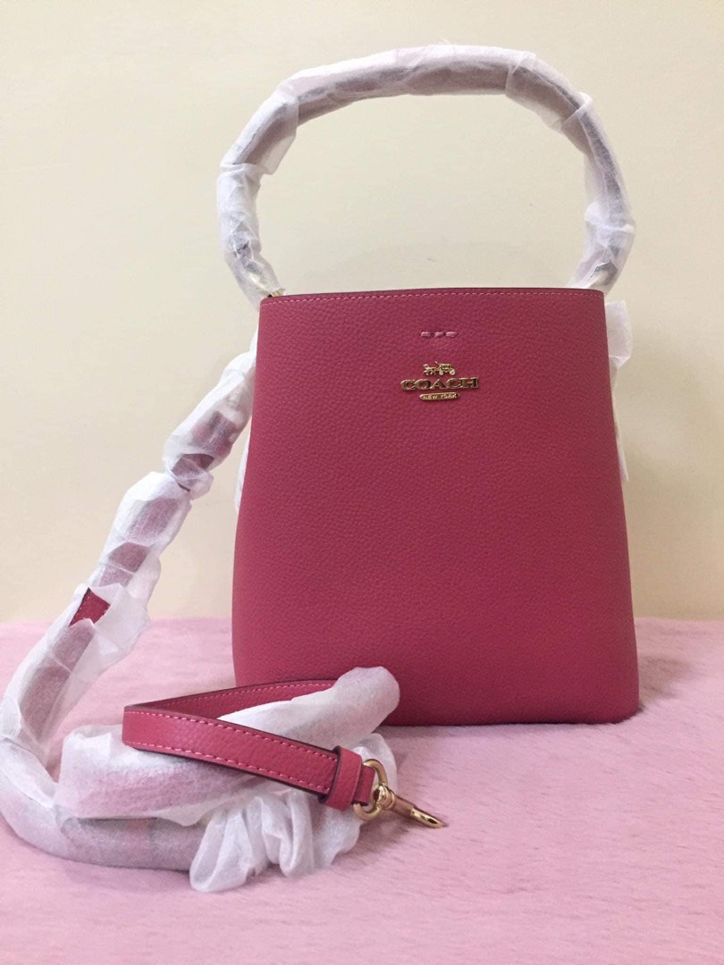 Coach Small Town Bucket Crossbody Strawberry Haze, Women's Fashion ...